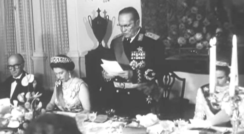 Kako je Tito tražio da se pohvataju sve žabe oko Belog dvora da bi ...