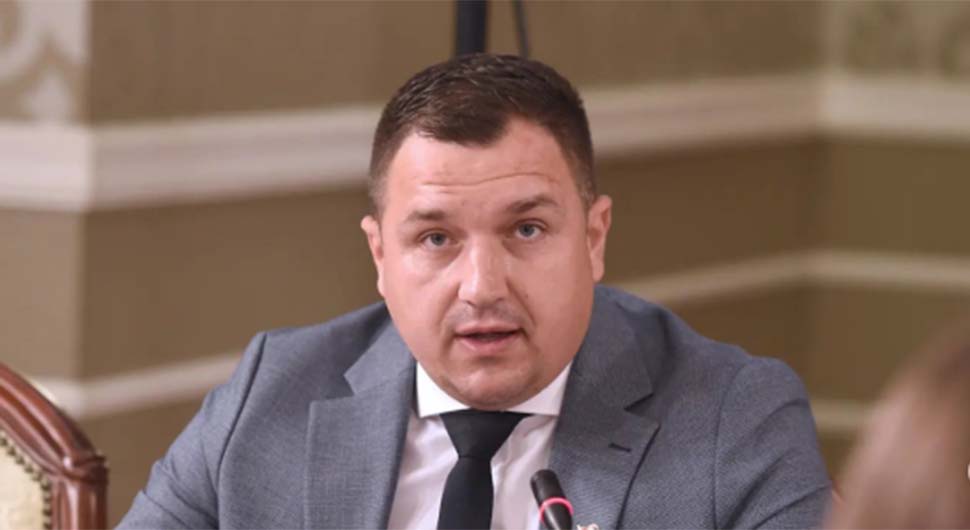 Бивши министар Лучић оптужен да је лажирао кафанске рачуне