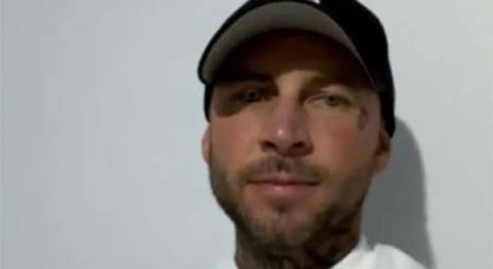 Glumac polomio polni organ tokom snimanja