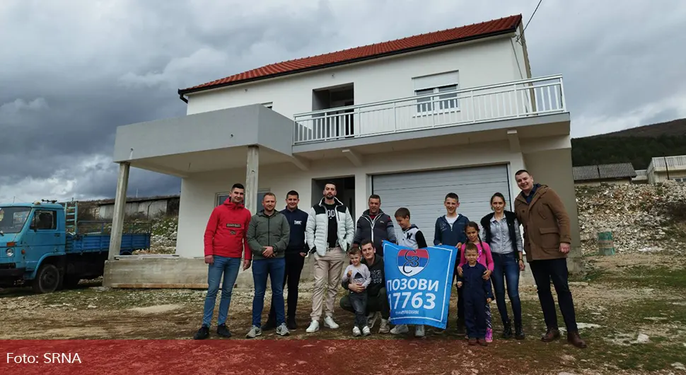 "Srbi za Srbe": Porodica Bratić uselila u novu kuću