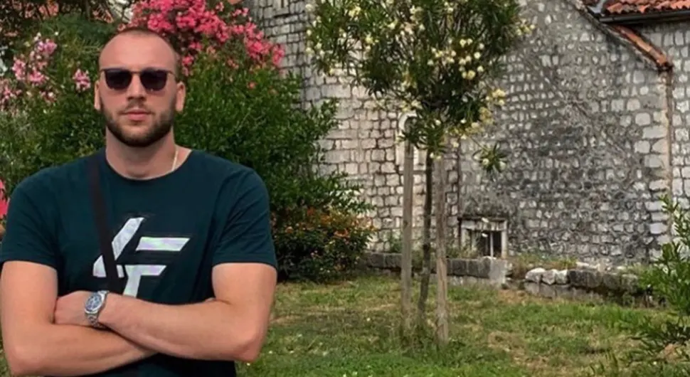 "Moja muzika je naoružana ljubavlju i vjerom" - Banjalučanin snimio ...